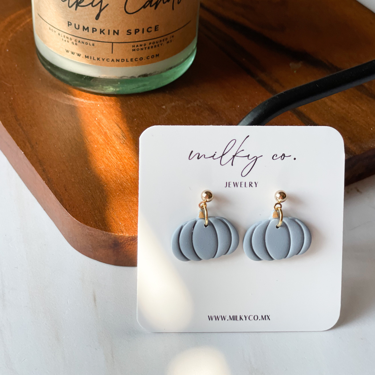 Blue Pumpkin Aretes – Milky Co.