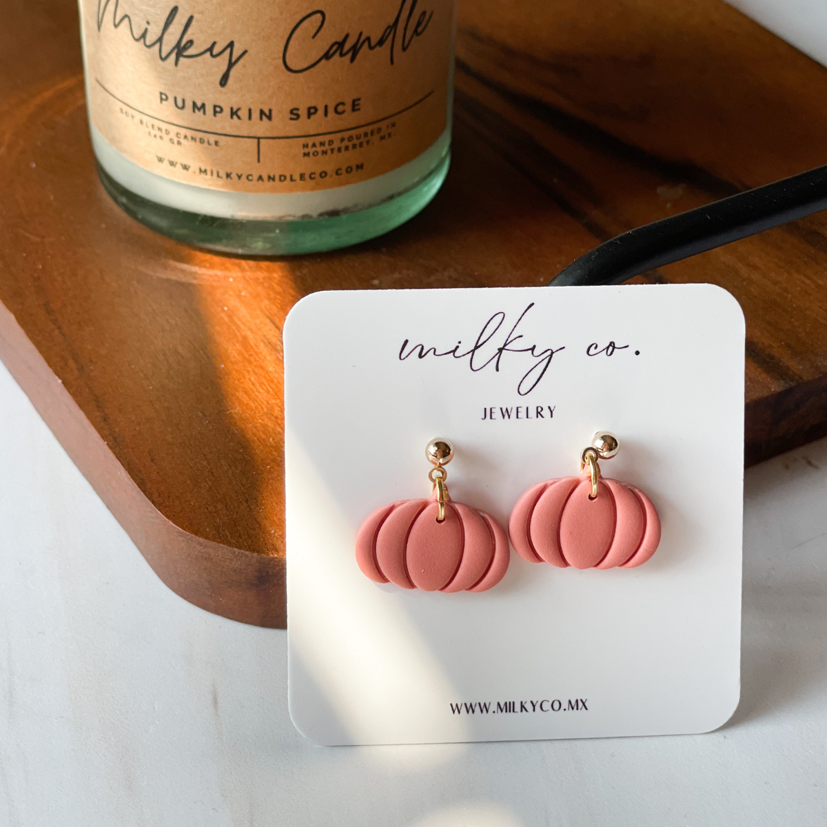 Coral Pumpkin Aretes – Milky Co.