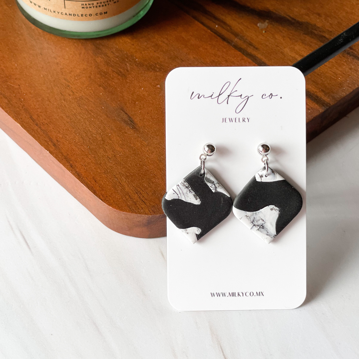 Large Diamond BW Matte Aretes – Milky Co.